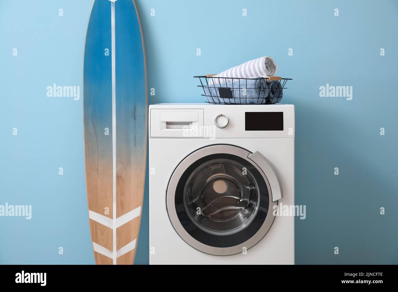 Washing surfboard hi-res stock photography and images - Alamy