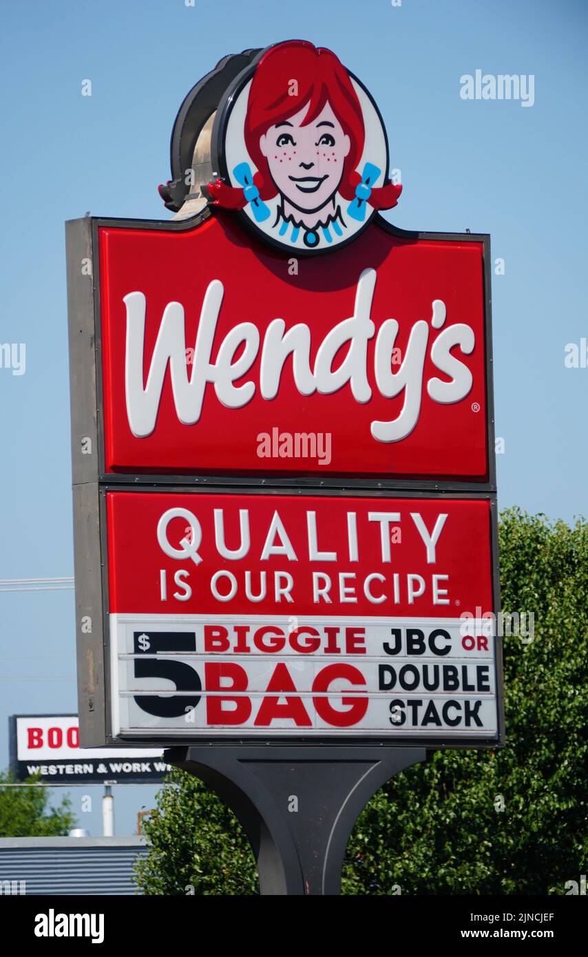 Wendys sign hi-res stock photography and images - Alamy