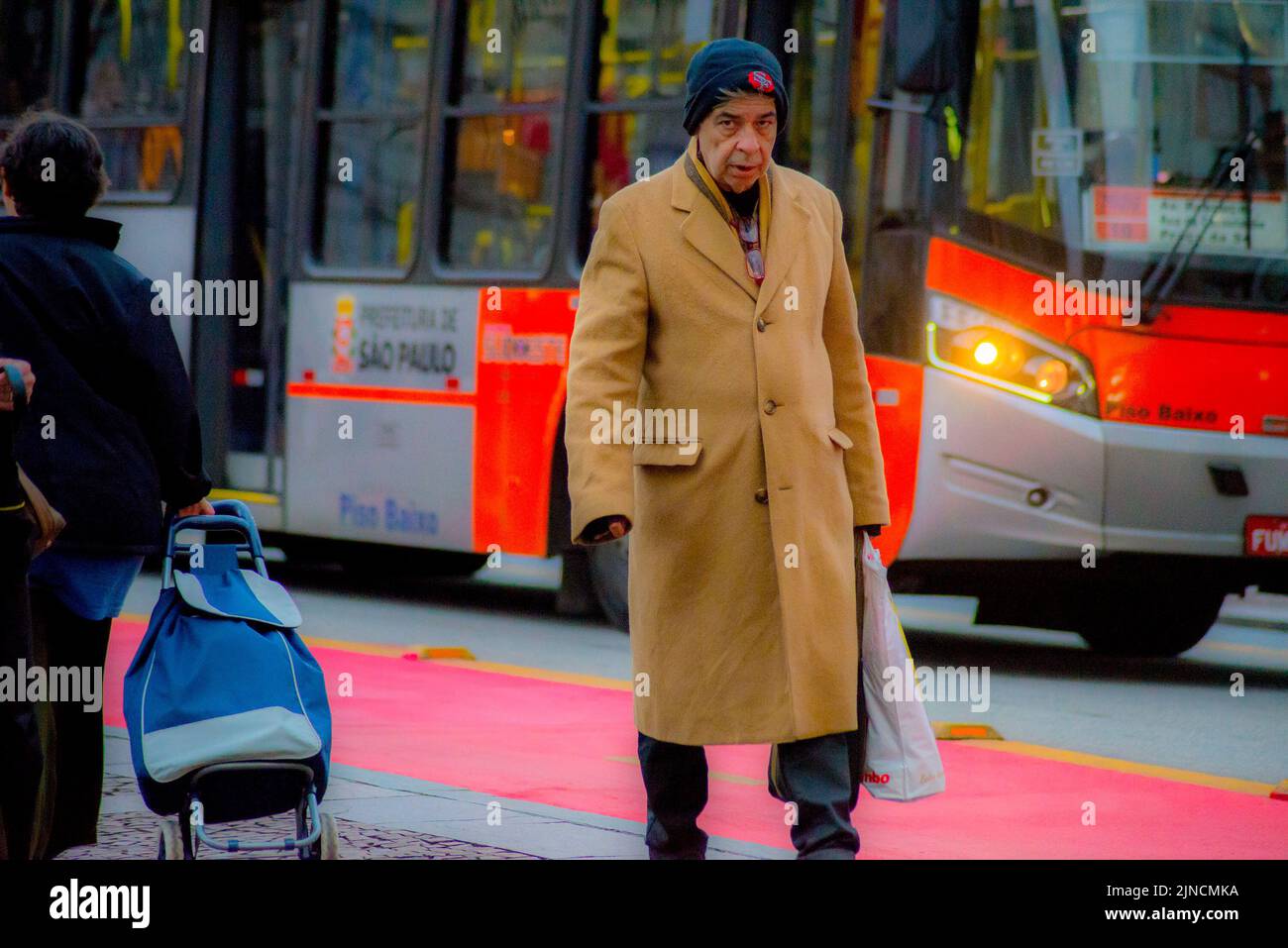 Clima frio 2022 hi-res stock photography and images - Alamy