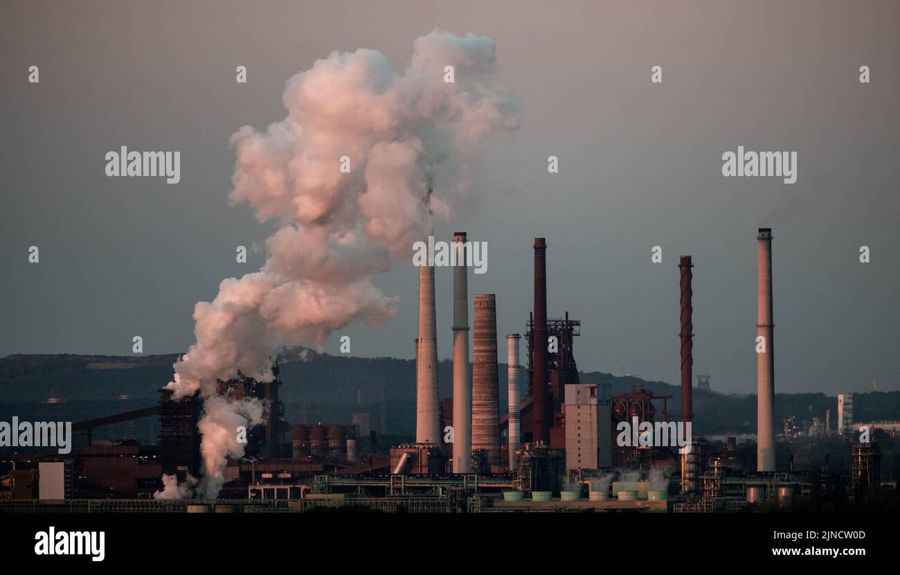 Moers, Germany. 09th Aug, 2022. Steam rises from thyssenkrupp's steel ...