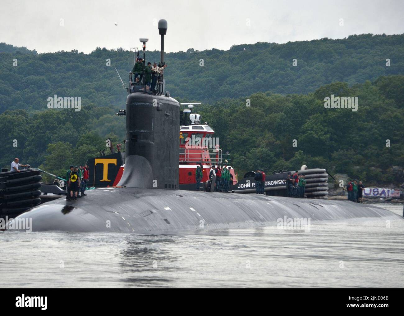The attack submarine USS Virginia (SSN 774) departs Naval Submarine ...