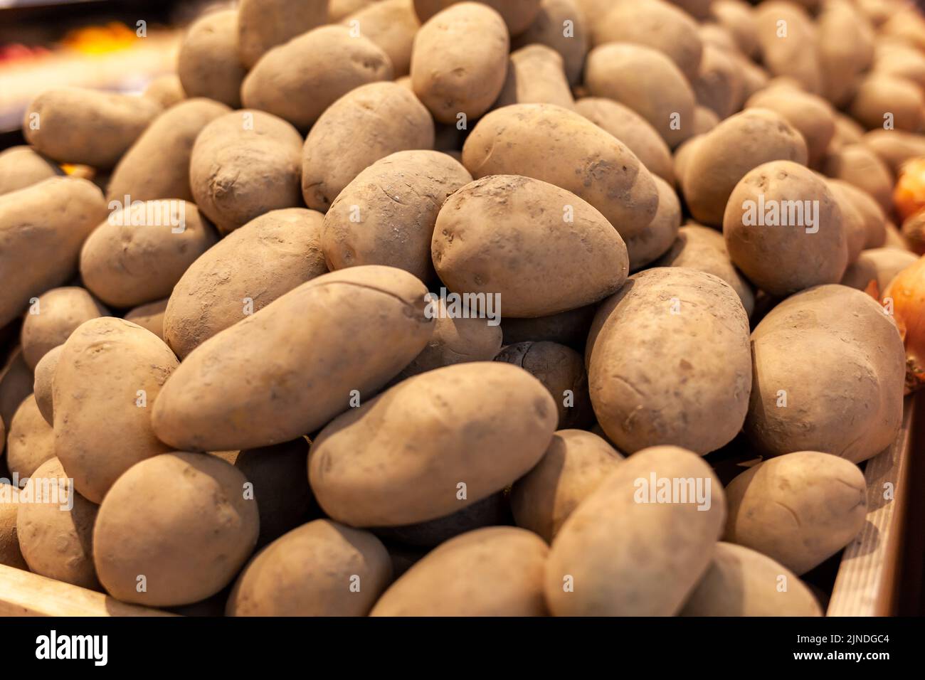 Choosing potato hi-res stock photography and images - Alamy
