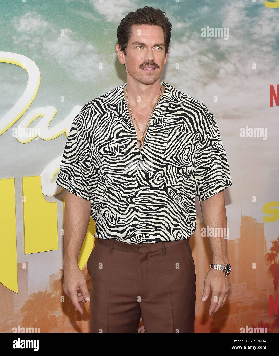 Los Angeles, USA. 10th Aug, 2022. Steve Howey arrives at the Netflix's ...