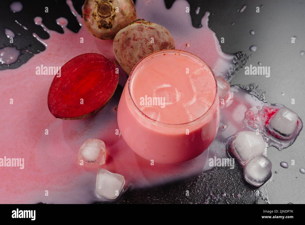 Beet rose latte hi-res stock photography and images - Alamy