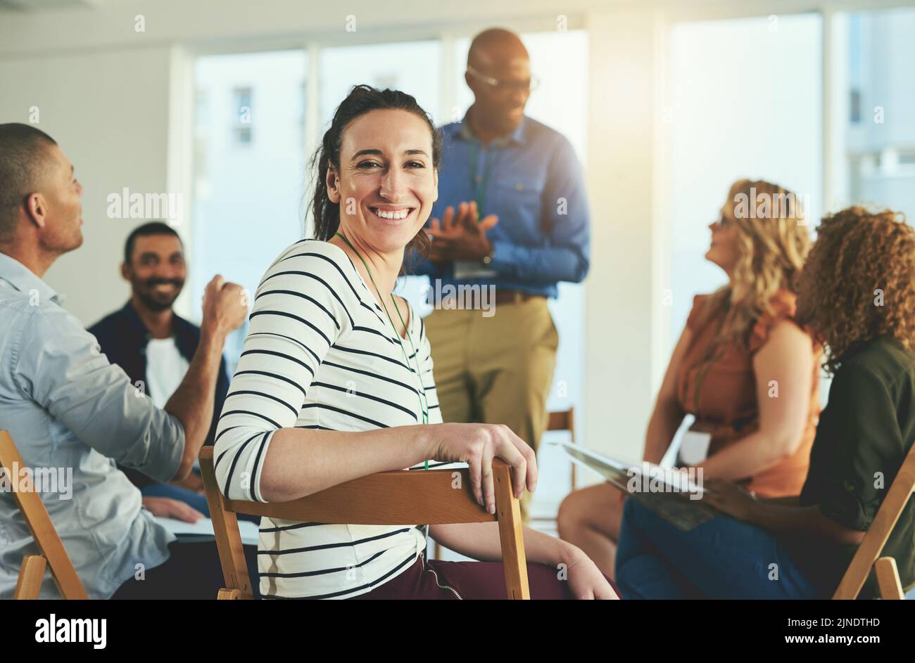 Work group smiling teamwork hi-res stock photography and images - Alamy