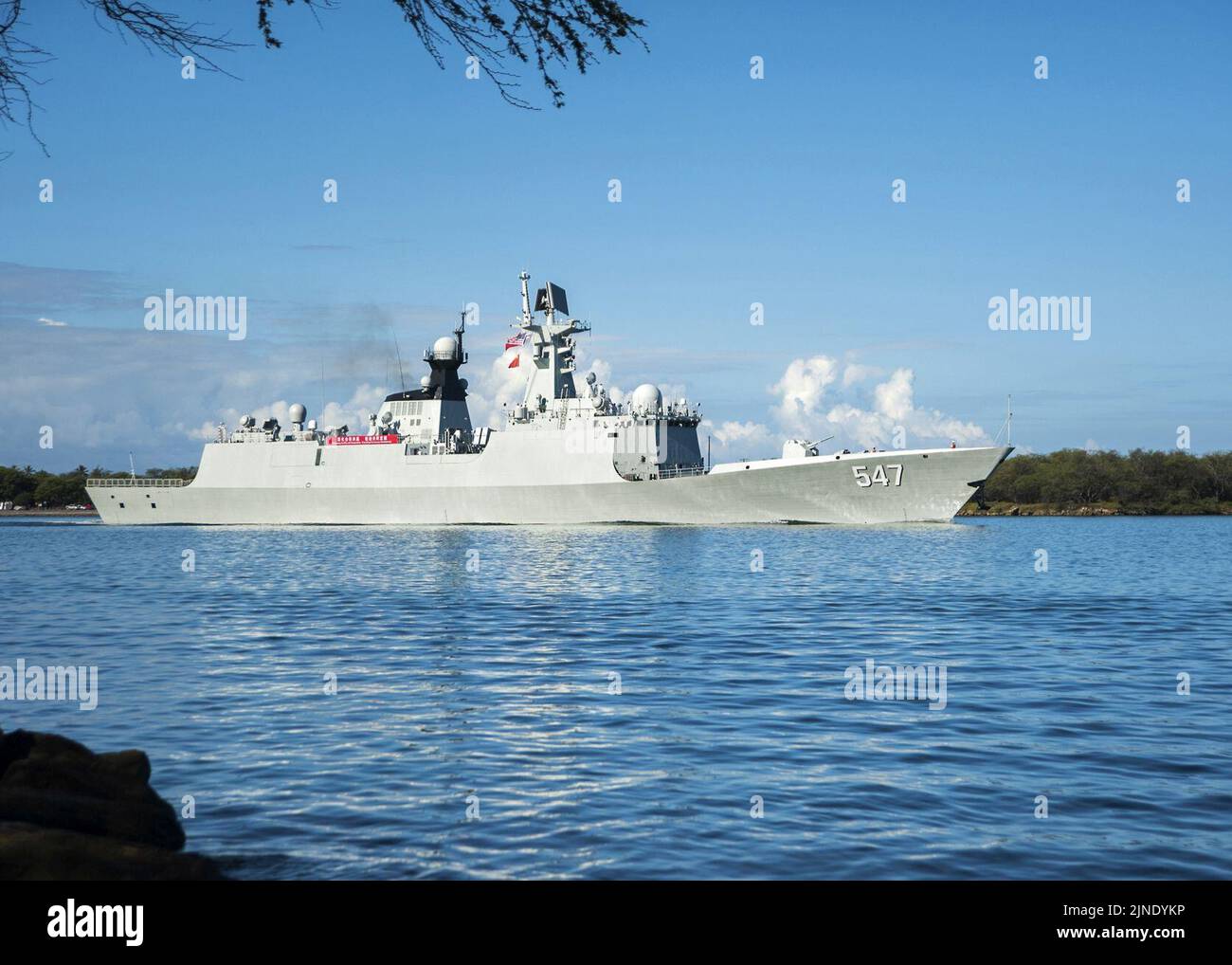 The Chinese People's Liberation Army-Navy Jiangkai-class frigate Linyi ...
