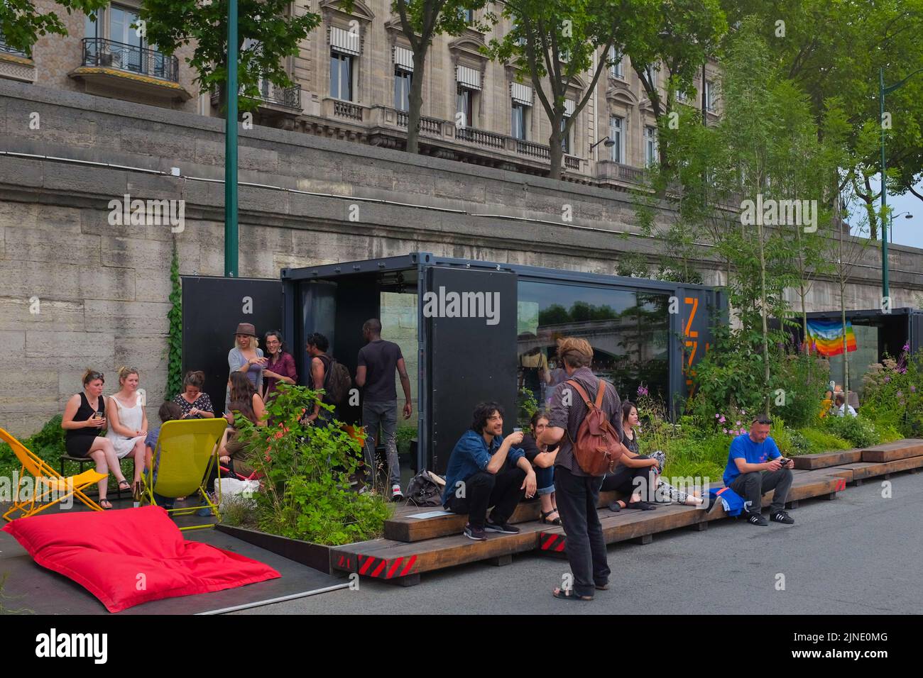 Container bar hi-res stock photography and images - Alamy
