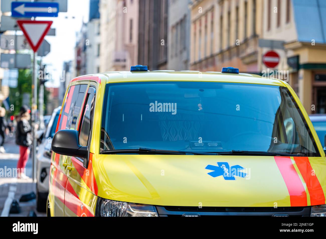 Yellow ambulance hi-res stock photography and images - Alamy