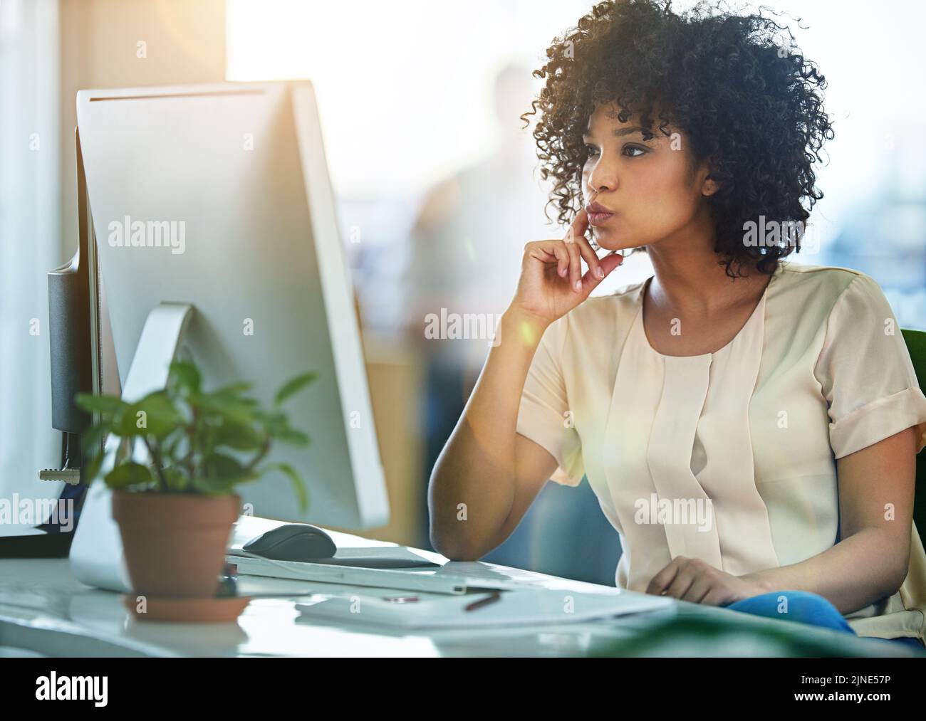 Reading online browsing hi-res stock photography and images - Alamy