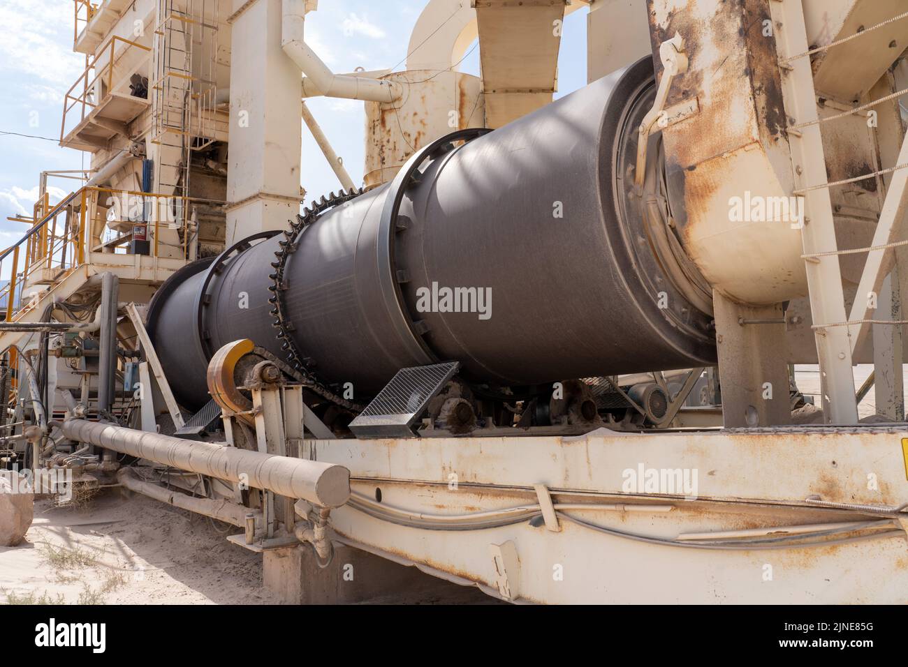 Asphalt batchmix plant hi-res stock photography and images - Alamy