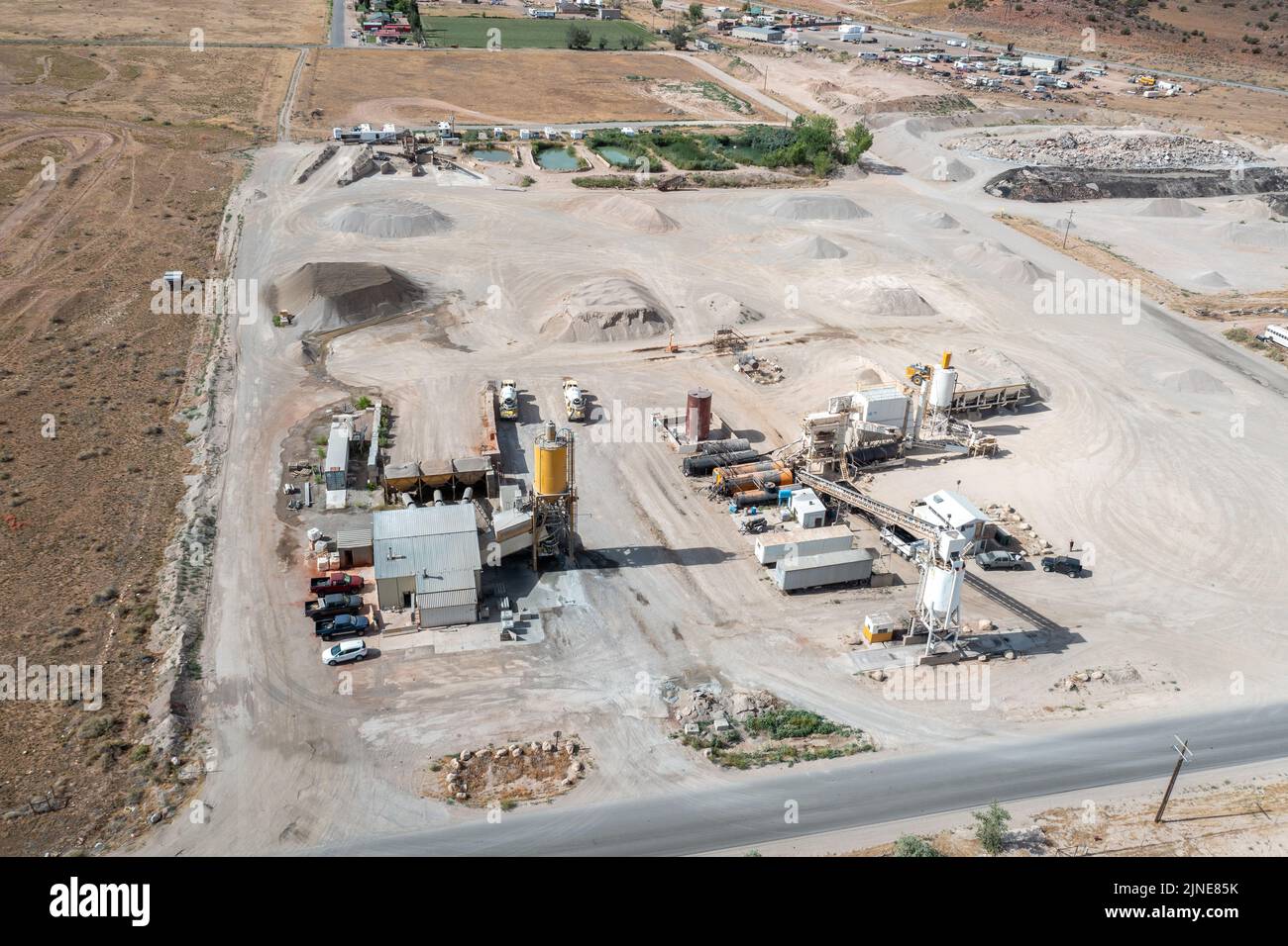 Asphalt batchmix plant hi-res stock photography and images - Alamy