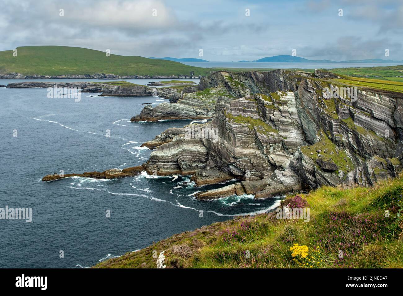 View rocky coastline hi-res stock photography and images - Alamy