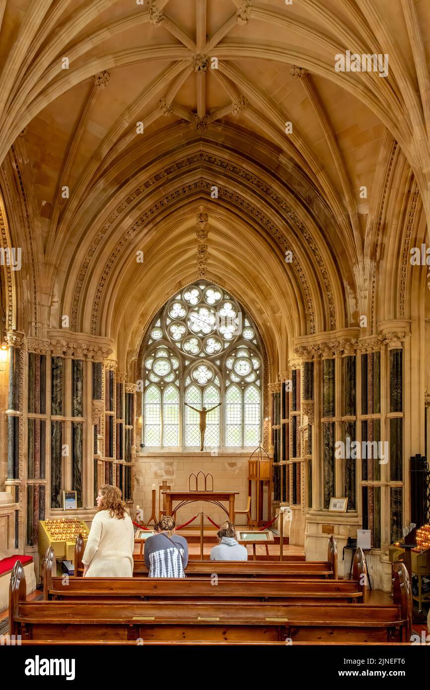 Gothic abbey church hi-res stock photography and images - Alamy