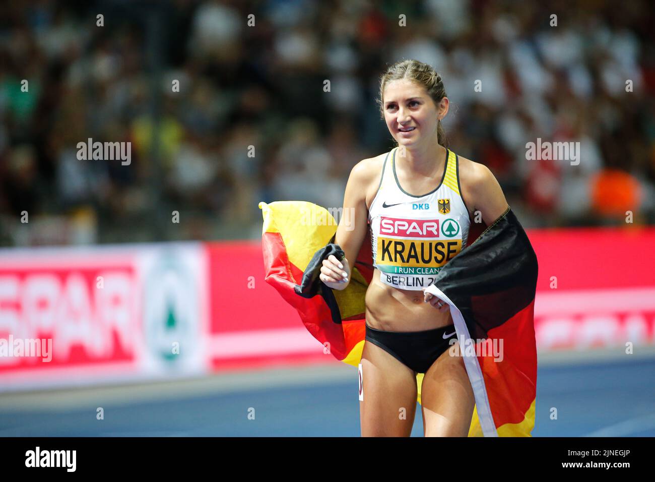 Gesa Krause with the flag of his country at the European Athletics ...