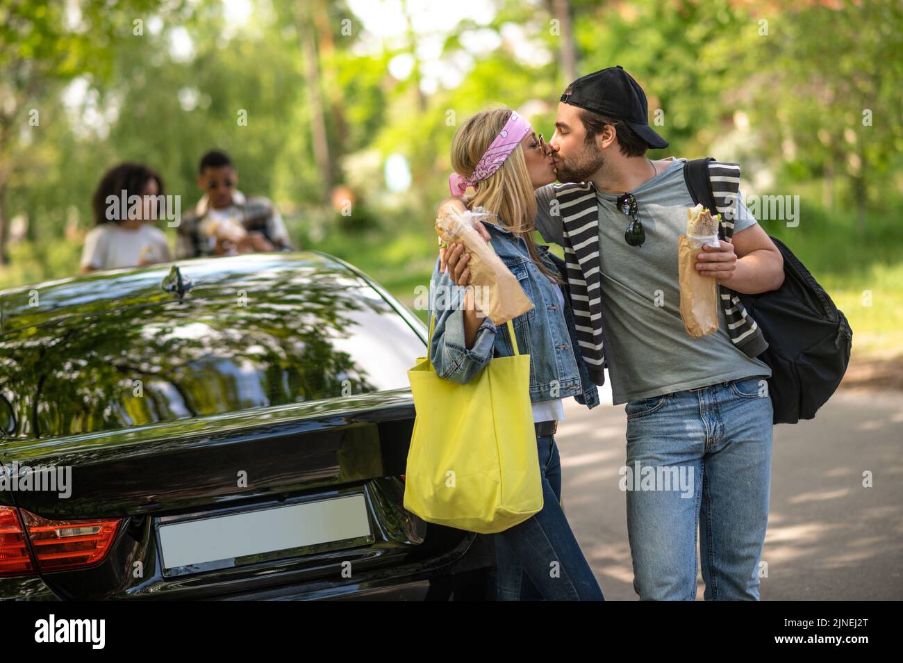 Kissing car park hi-res stock photography and images - Alamy