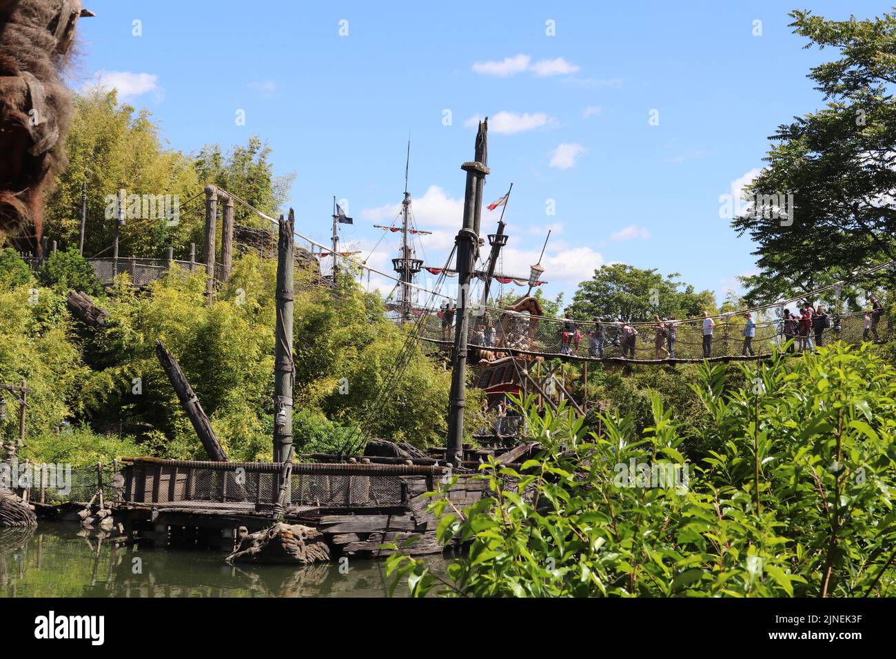 30th Anniversary of Disneyland Paris the magic theme park opened in ...