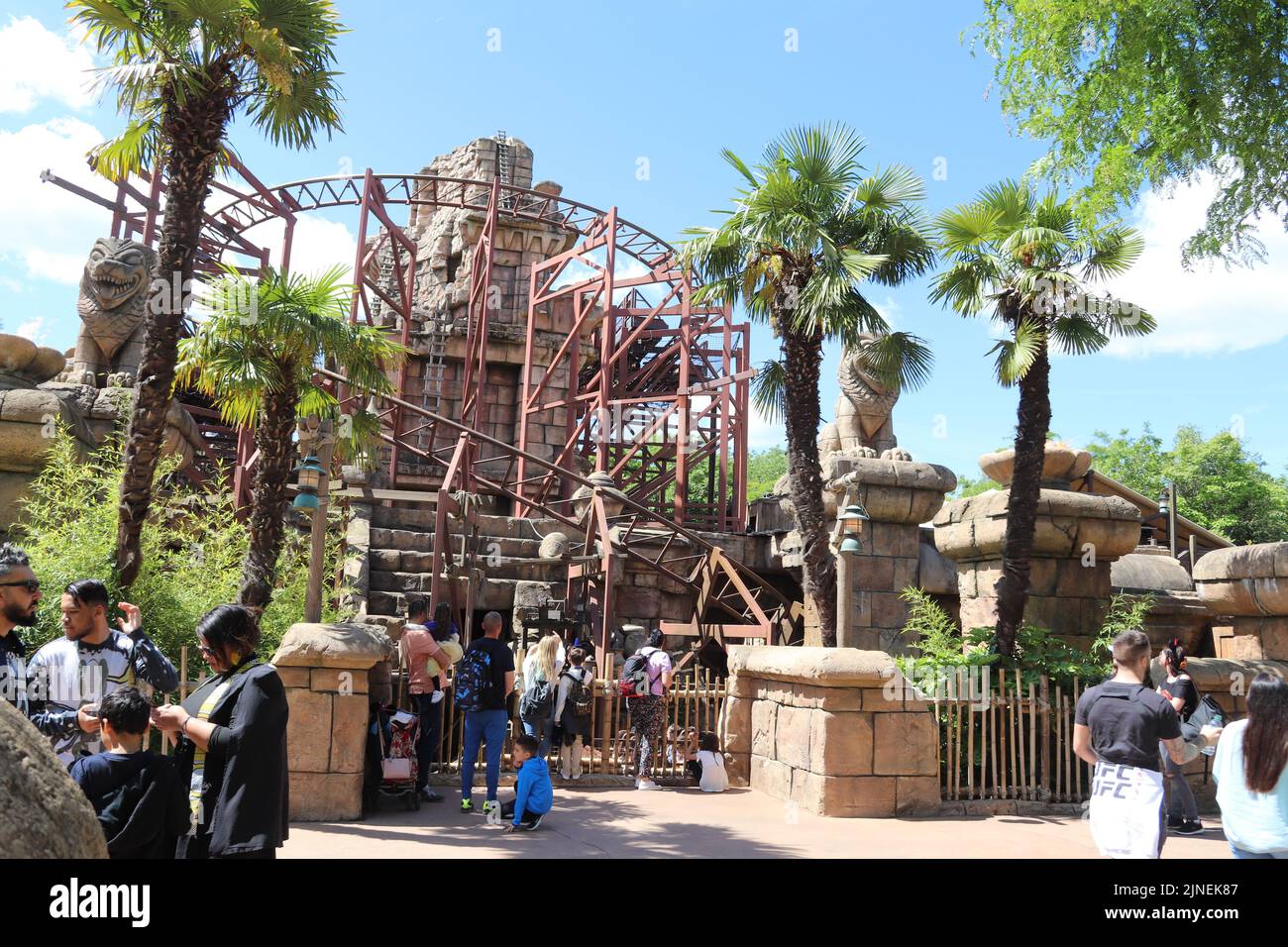 30th Anniversary of Disneyland Paris the magic theme park opened in ...
