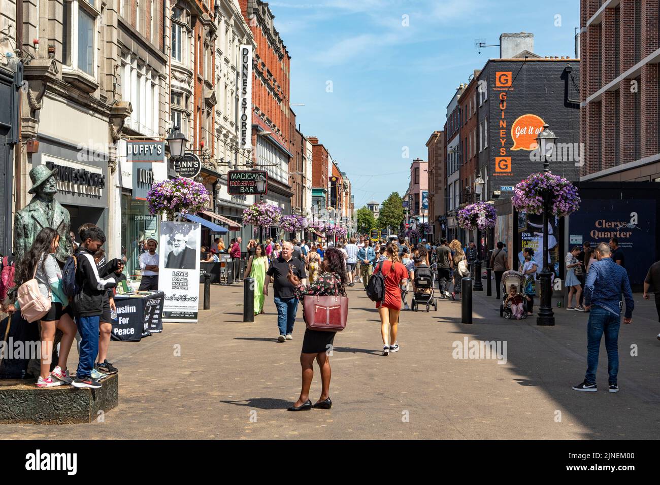Earl Street North, Dublin, ireland Stock Photo - Alamy