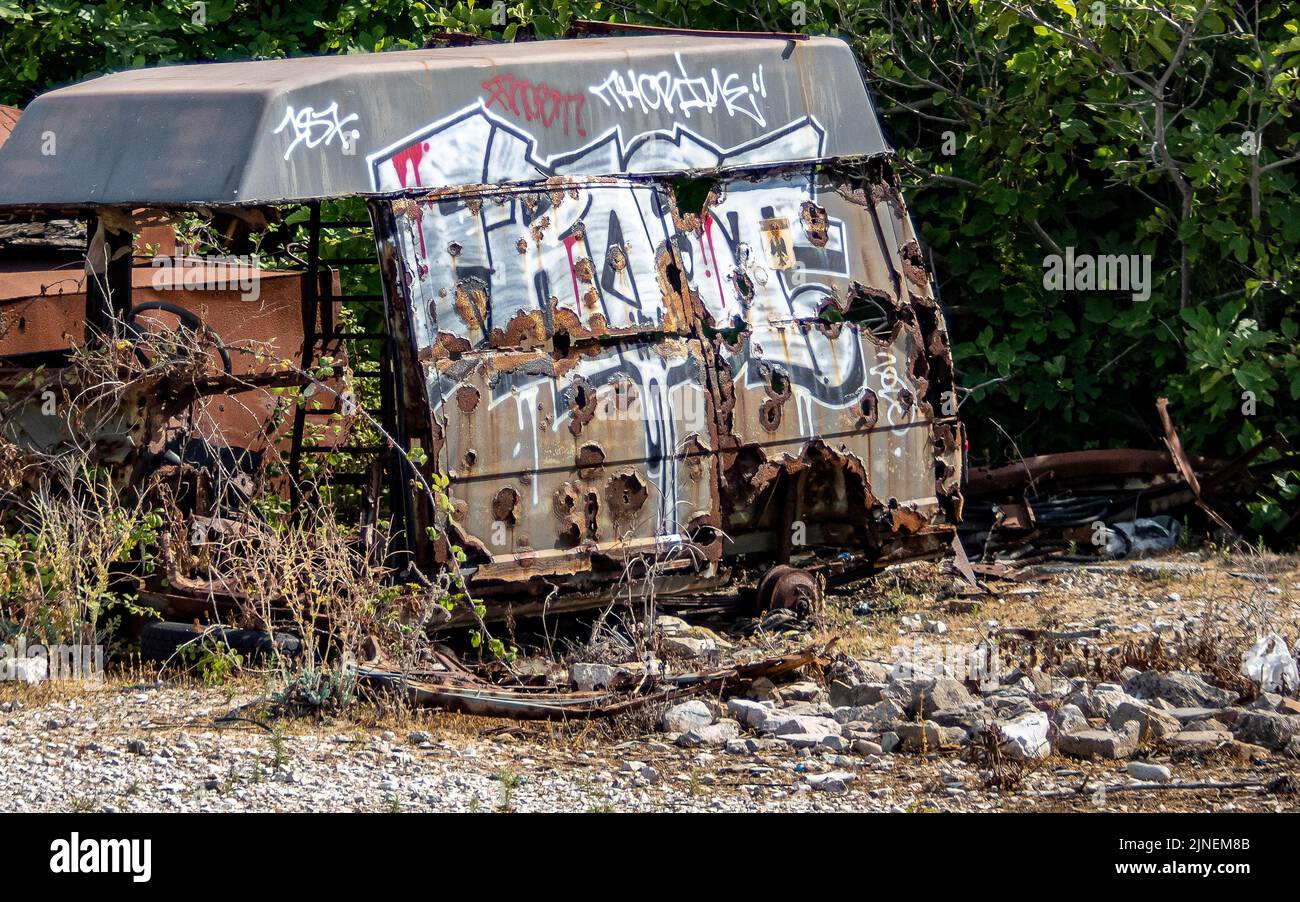 Car destroyed hi-res stock photography and images - Alamy