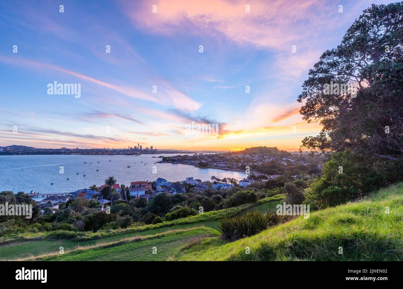 Auckland Skyline at Dusk, Auckland, New Zealand Stock Photo - Alamy