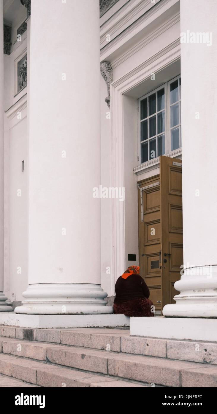 Woman seen from behind hi-res stock photography and images - Alamy