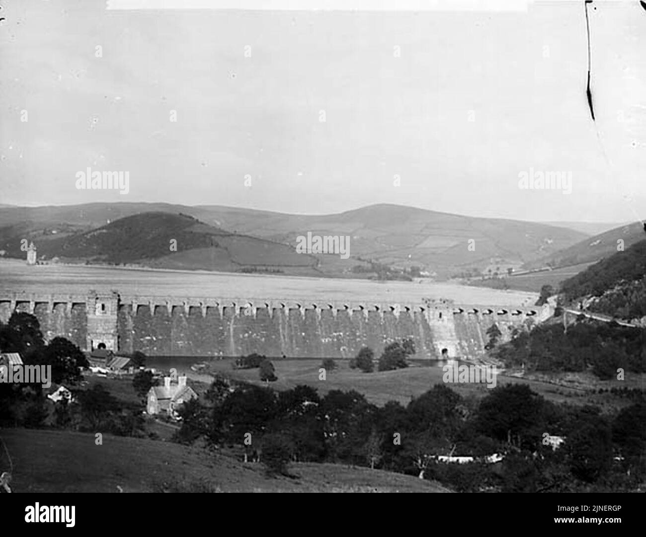 Dam at llanwddyn hi-res stock photography and images - Alamy