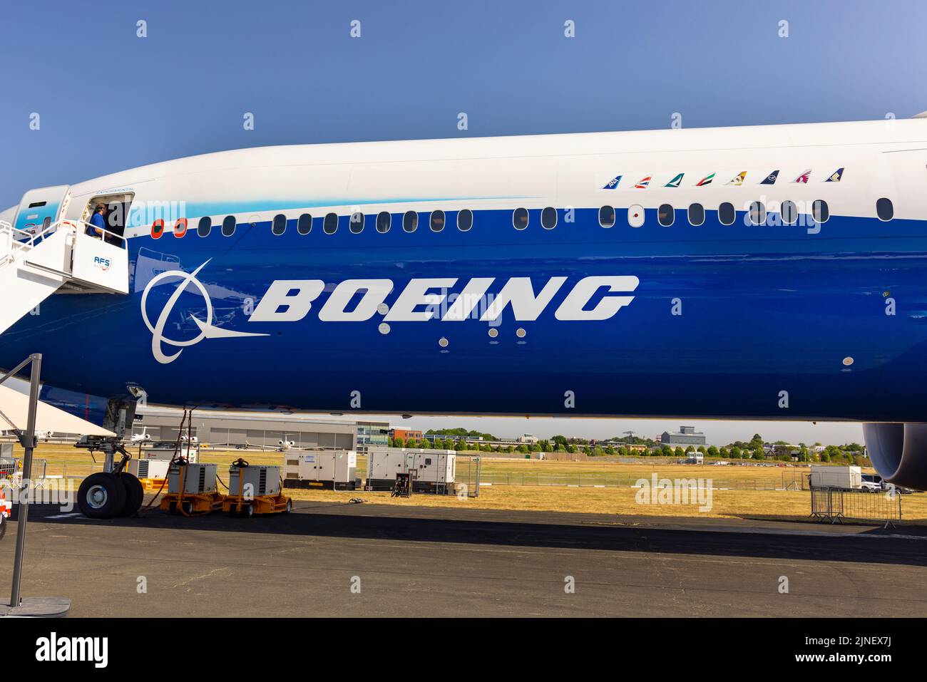 Boeing 777x aircraft hi-res stock photography and images - Alamy