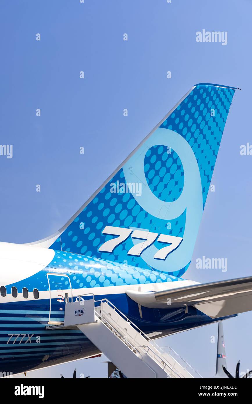 Boeing 777x aircraft hi-res stock photography and images - Alamy