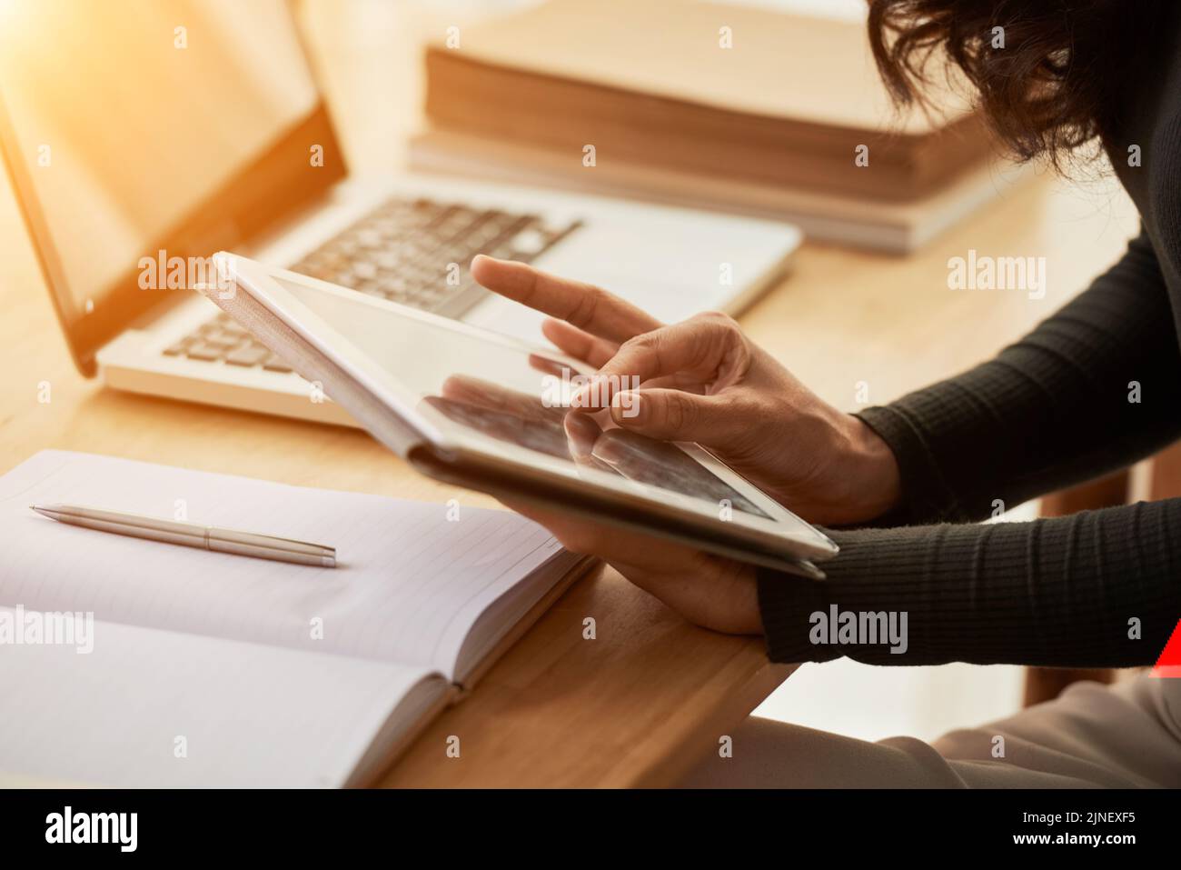 Zooming in on hands hi-res stock photography and images - Alamy