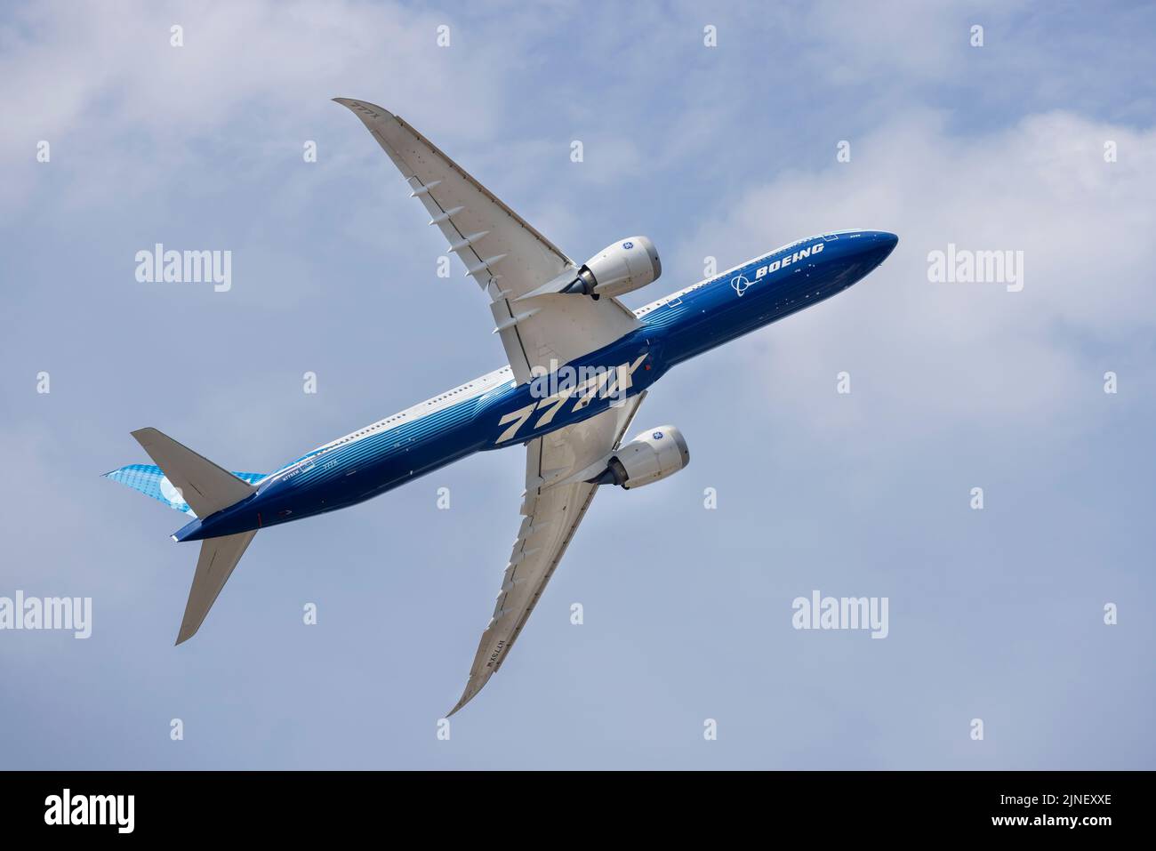 Boeing 777x aircraft hi-res stock photography and images - Alamy
