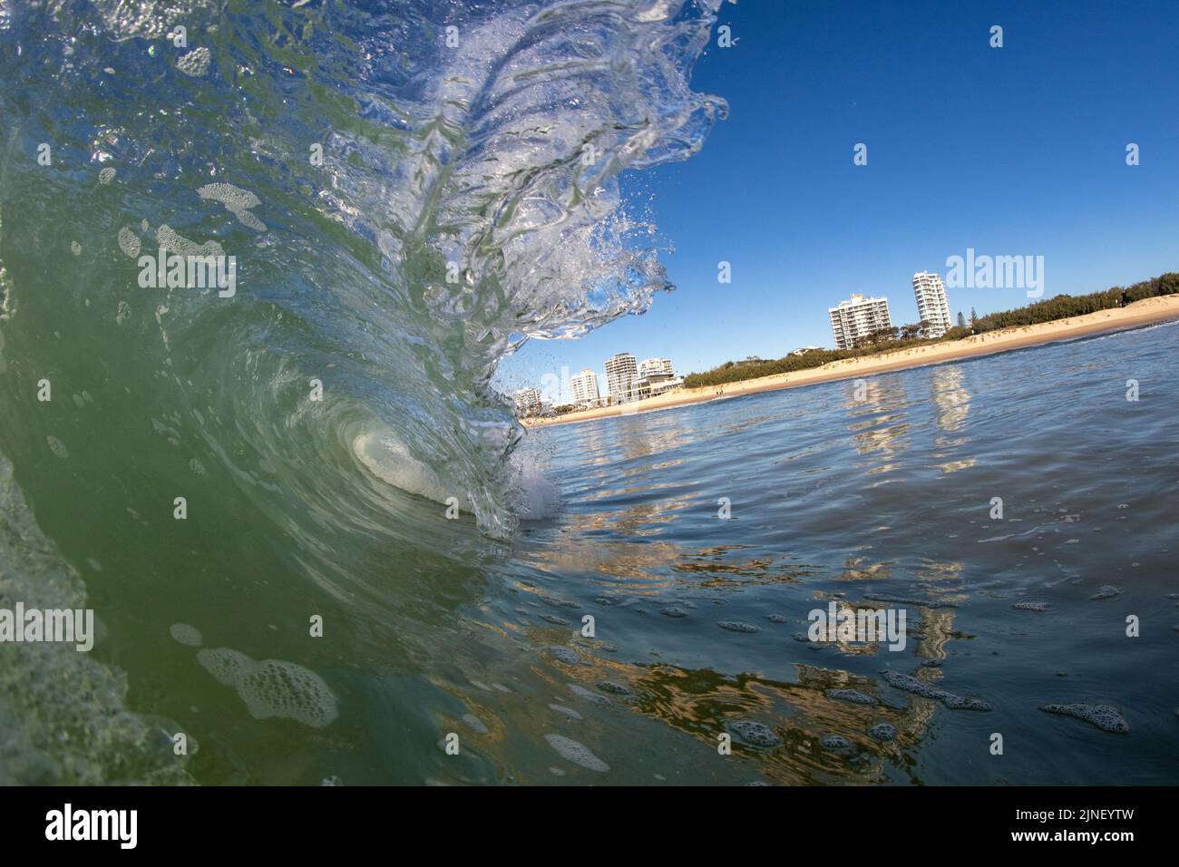 Wave queensland hi-res stock photography and images - Alamy