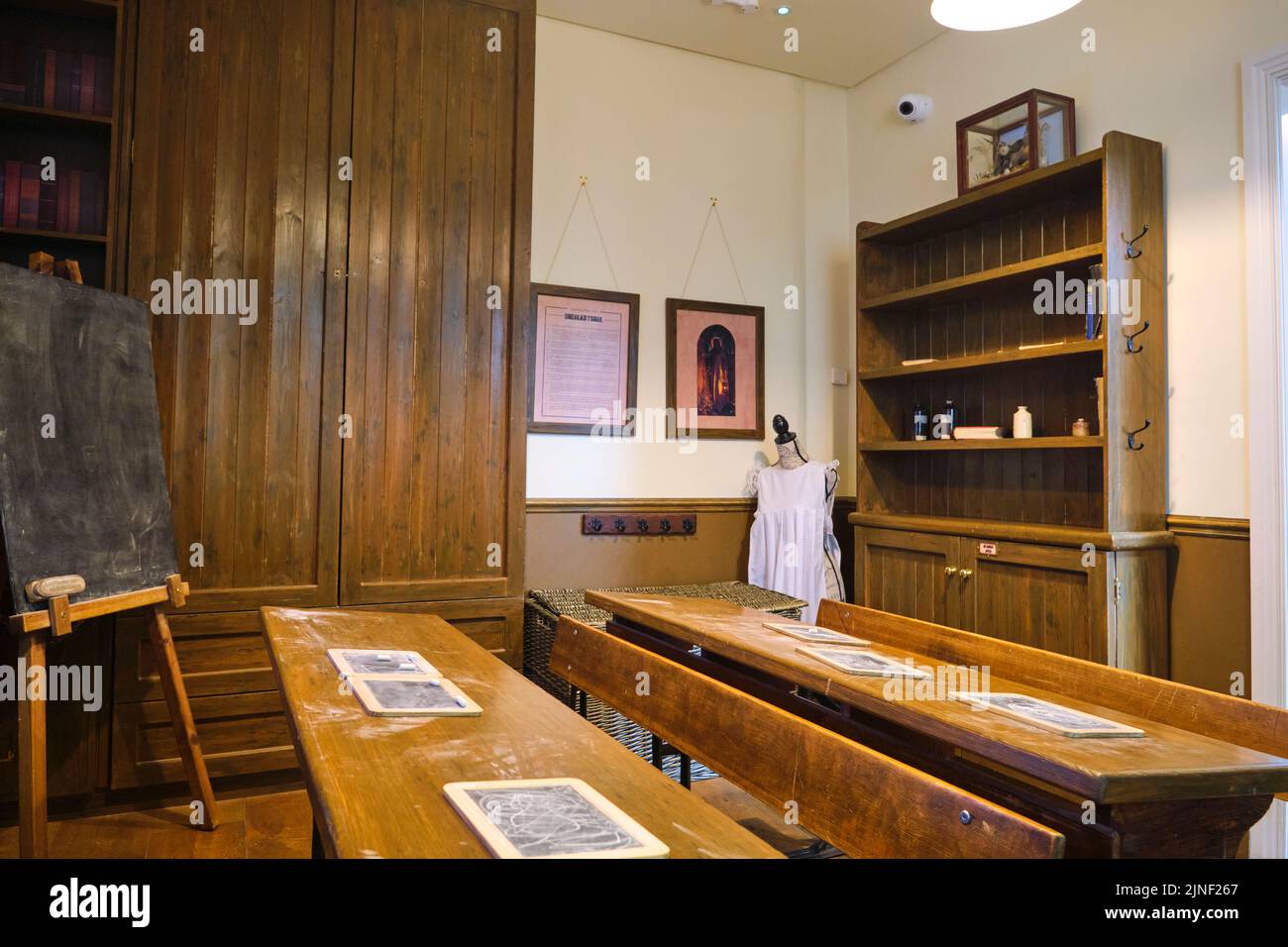 Victorian classroom wales hi-res stock photography and images - Alamy