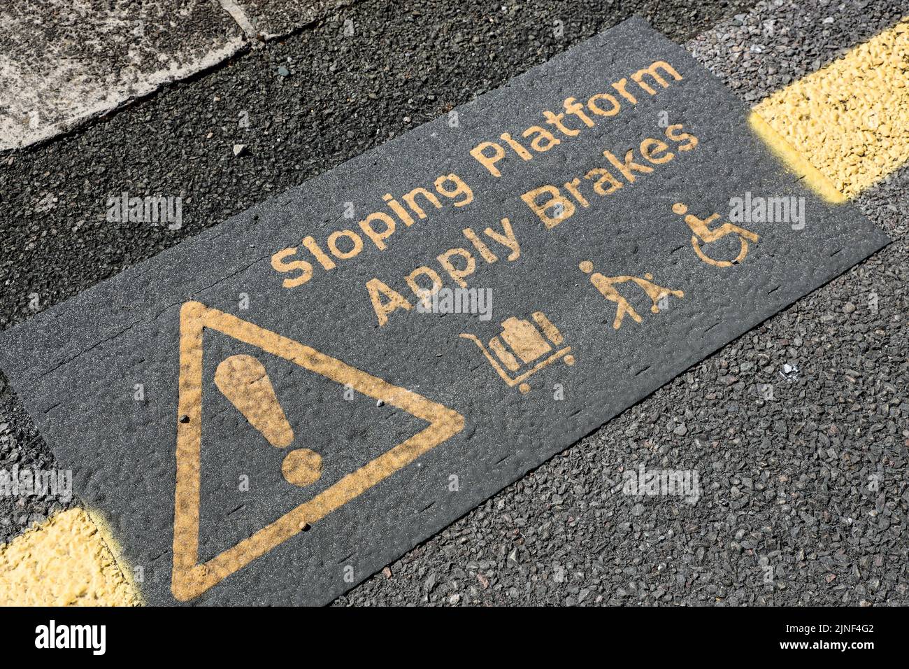 Safety warning re sloping platform for disabled and children in prams ...