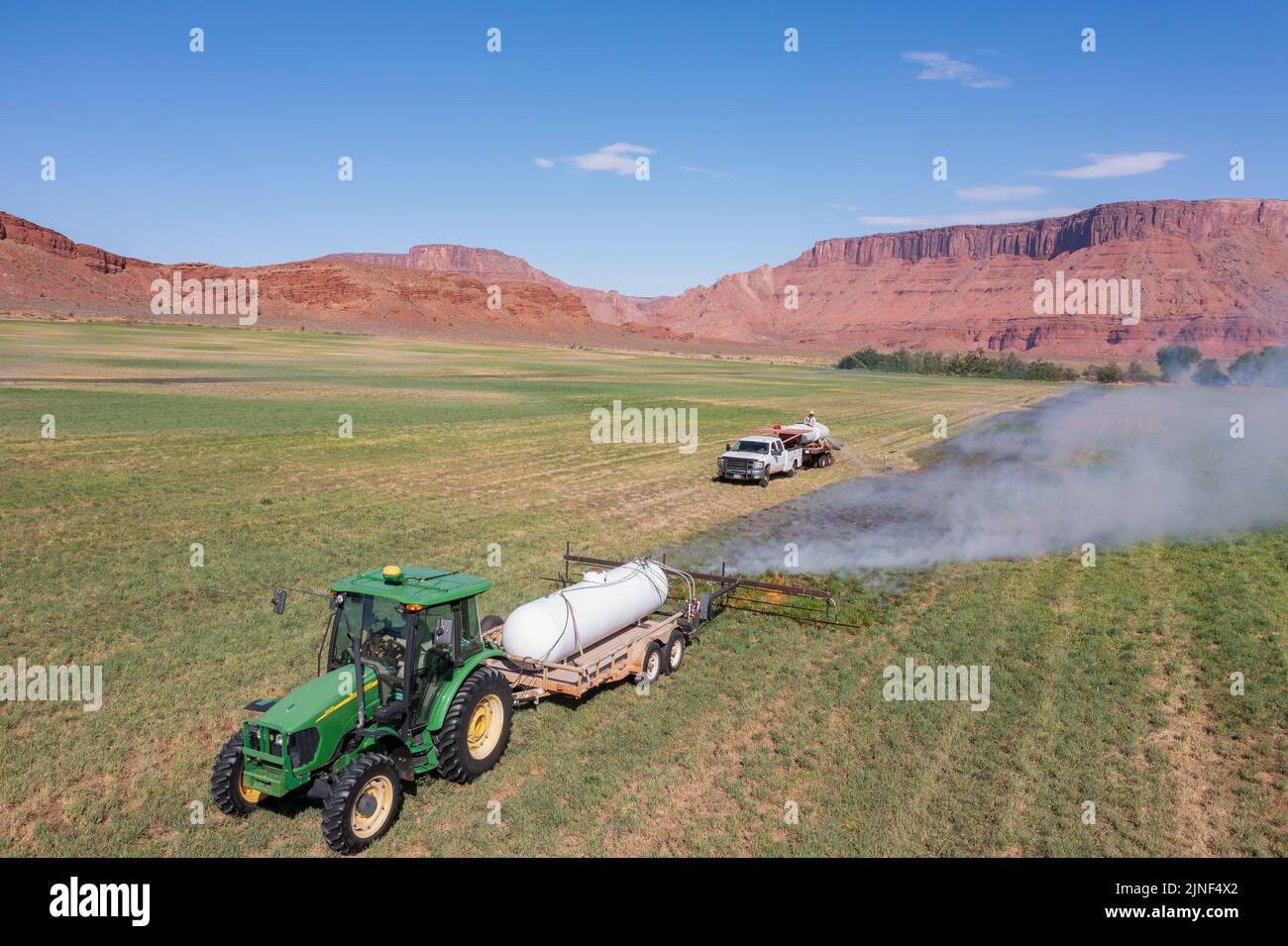 1000 gallon propane tank hi-res stock photography and images - Alamy