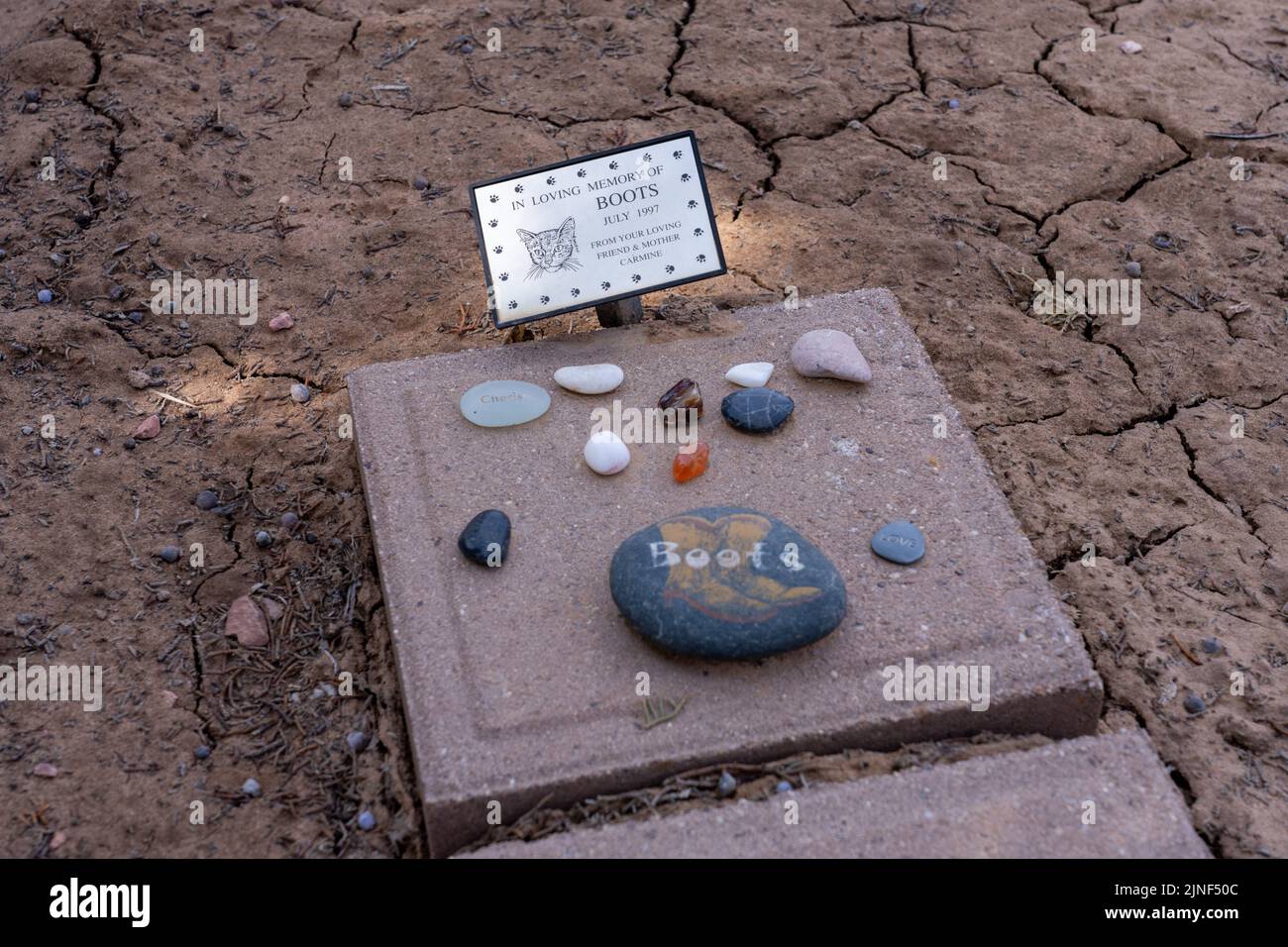 Angels rest pet memorial park hi-res stock photography and images - Alamy