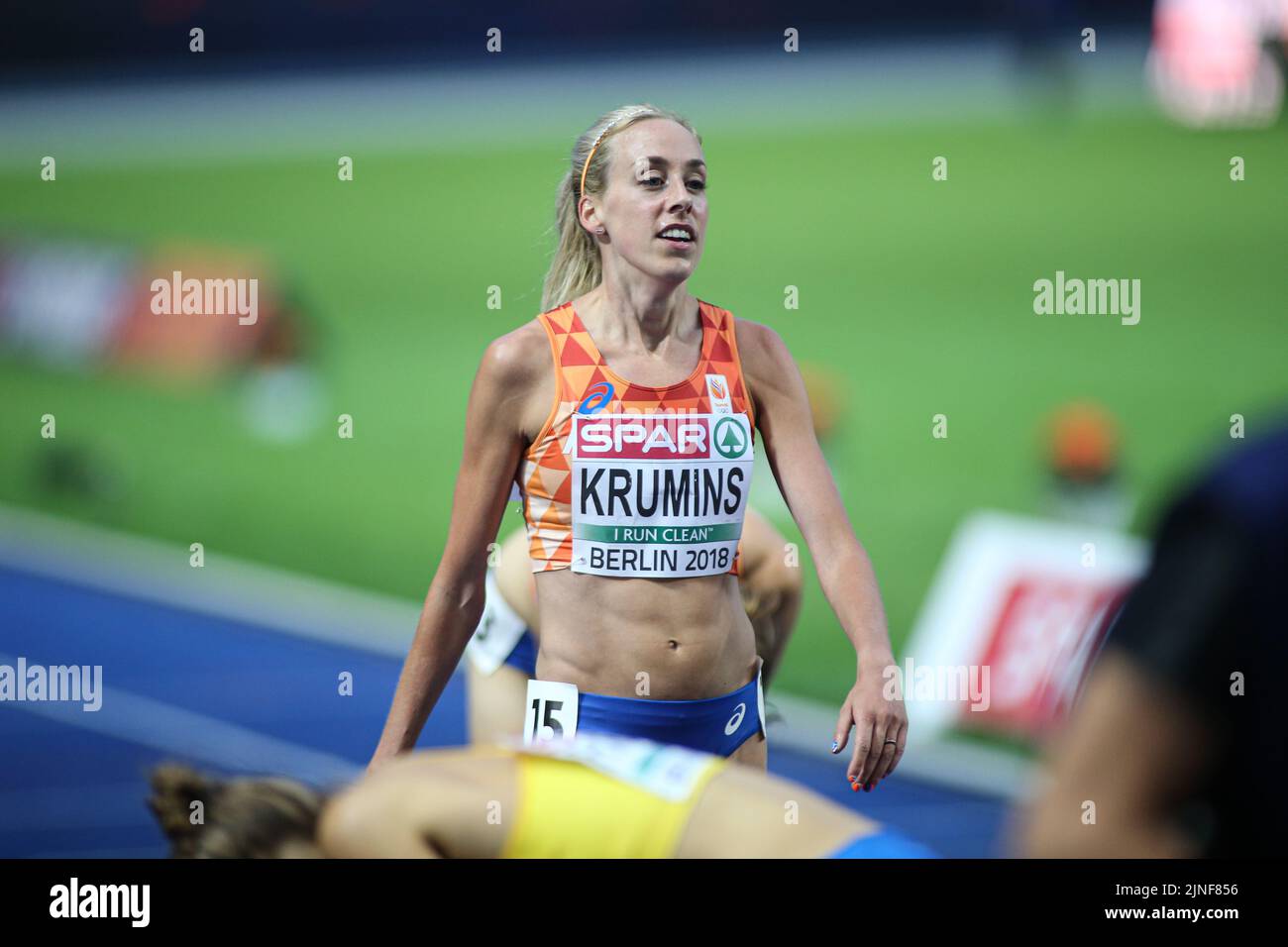Susan Krumins running 5000 meters at the European Athletics ...
