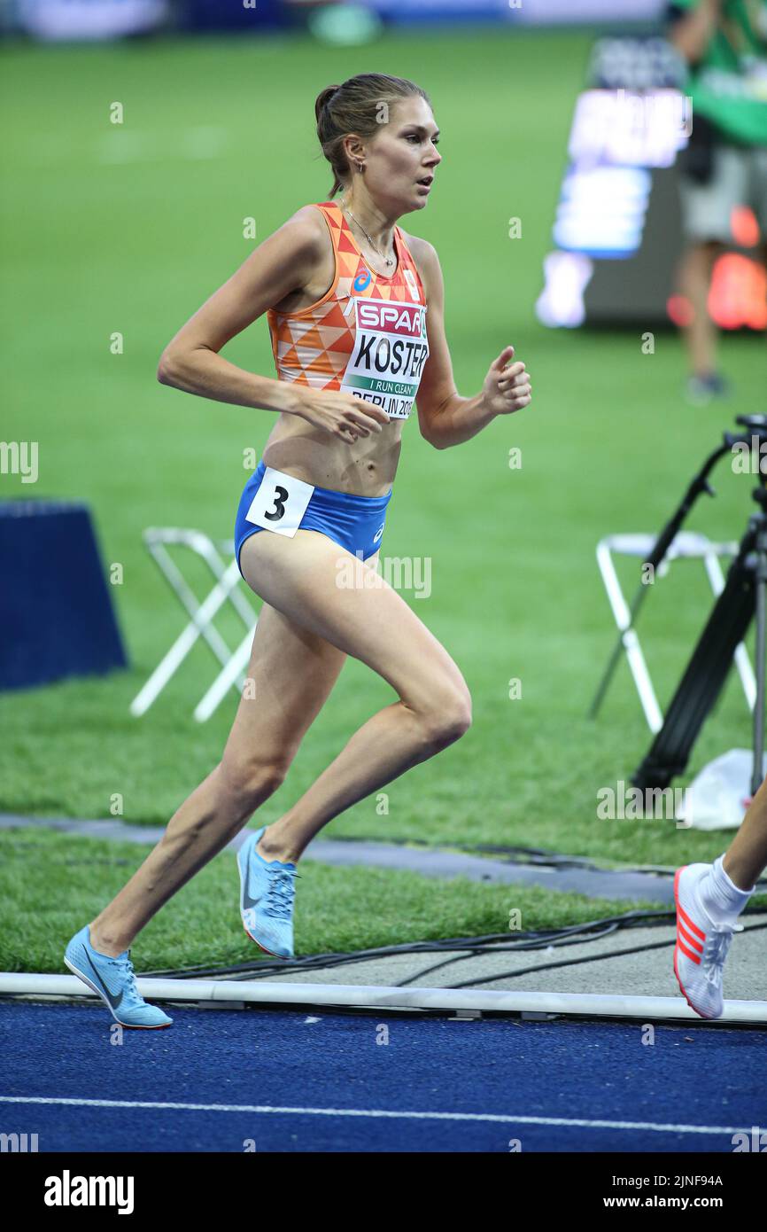 Maureen Koster running 5000 meters at the European Athletics ...
