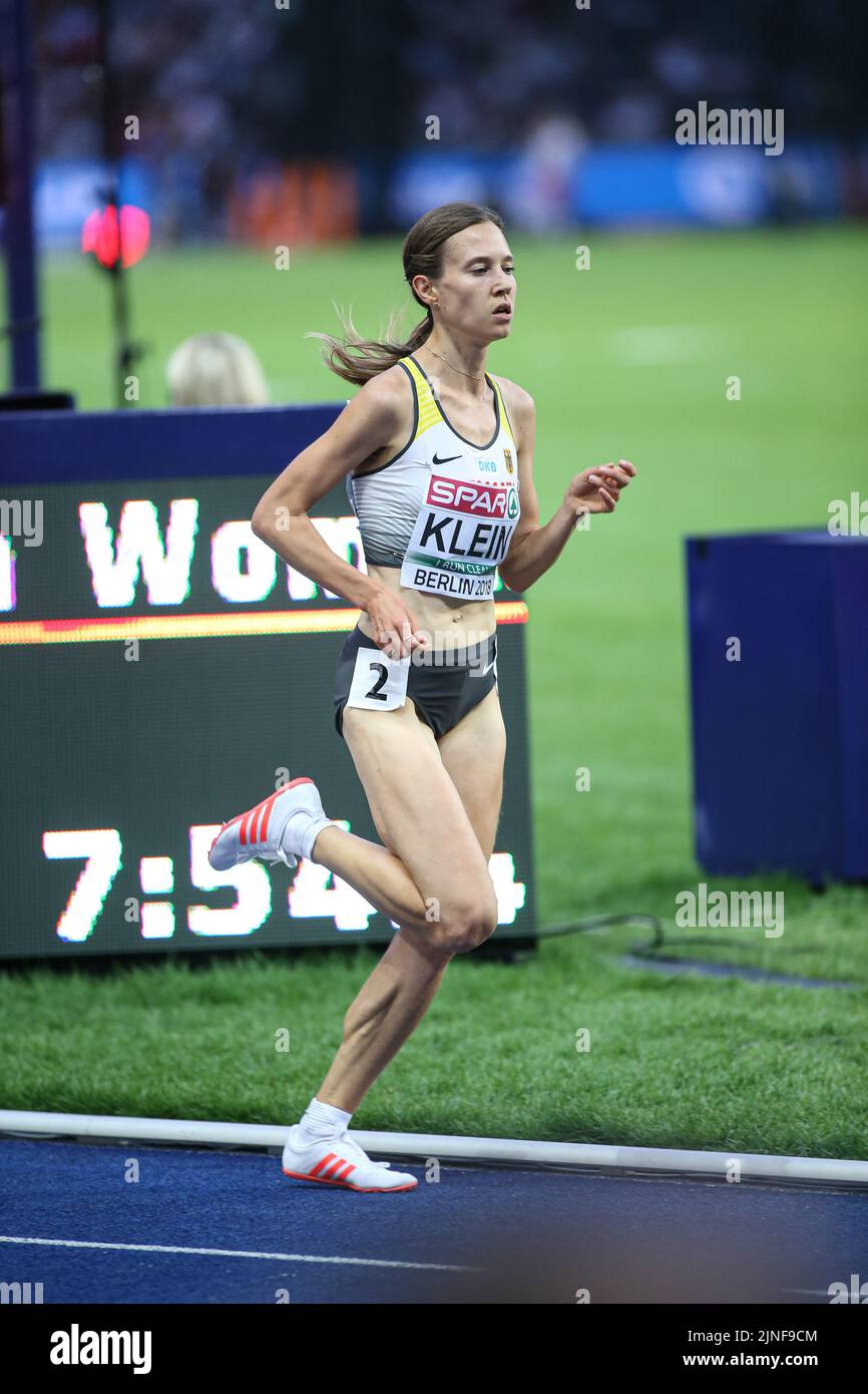 Shara Proctor running 5000 meters at the European Athletics ...