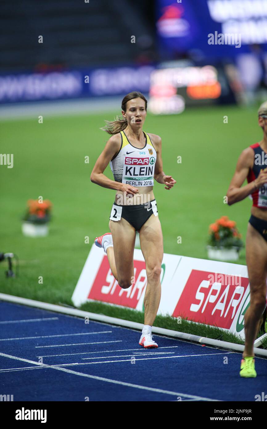 Hanna Klein running 5000 meters at the European Athletics Championships ...