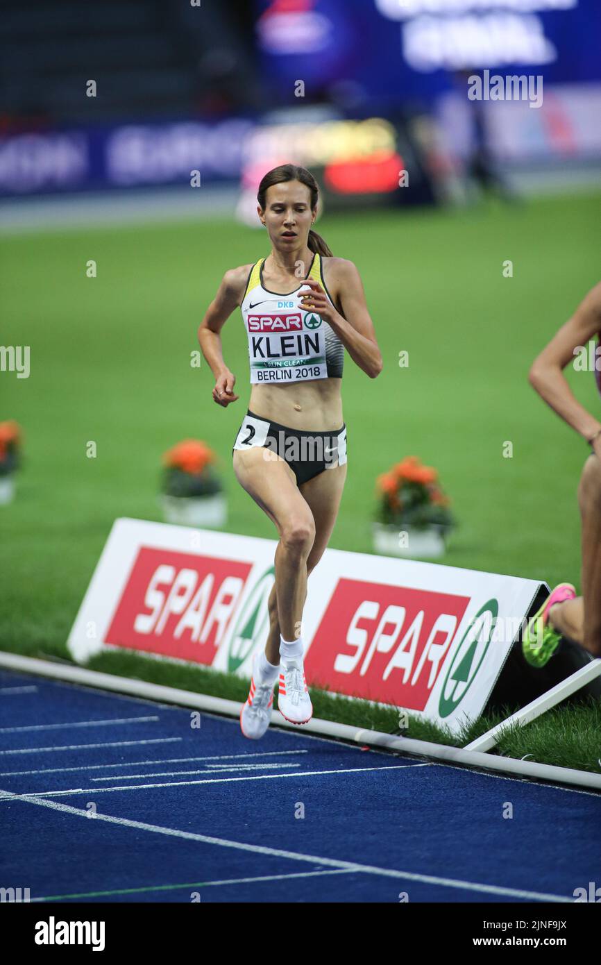 Hanna Klein running 5000 meters at the European Athletics Championships ...