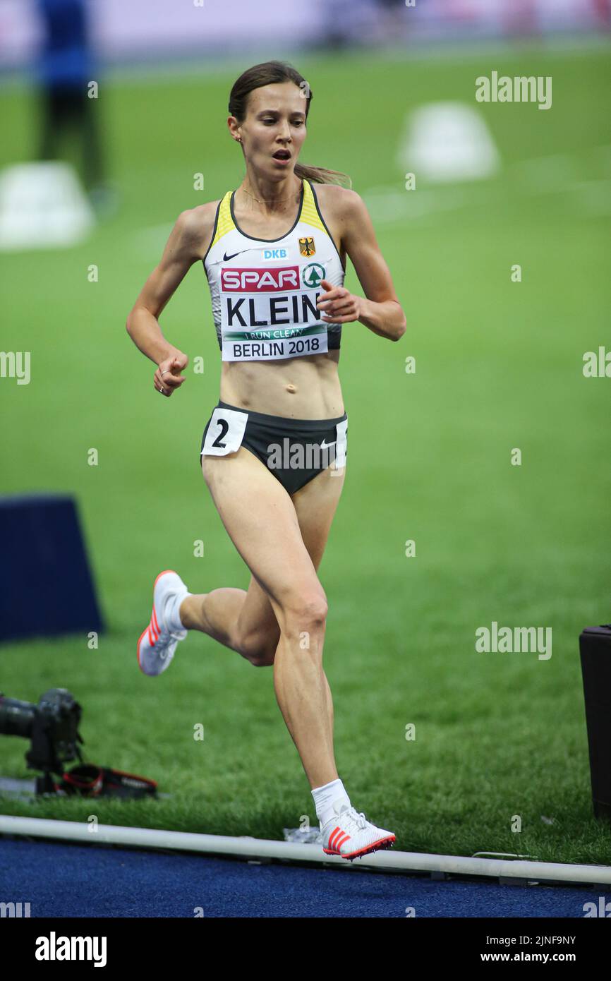 Hanna Klein running 5000 meters at the European Athletics Championships ...