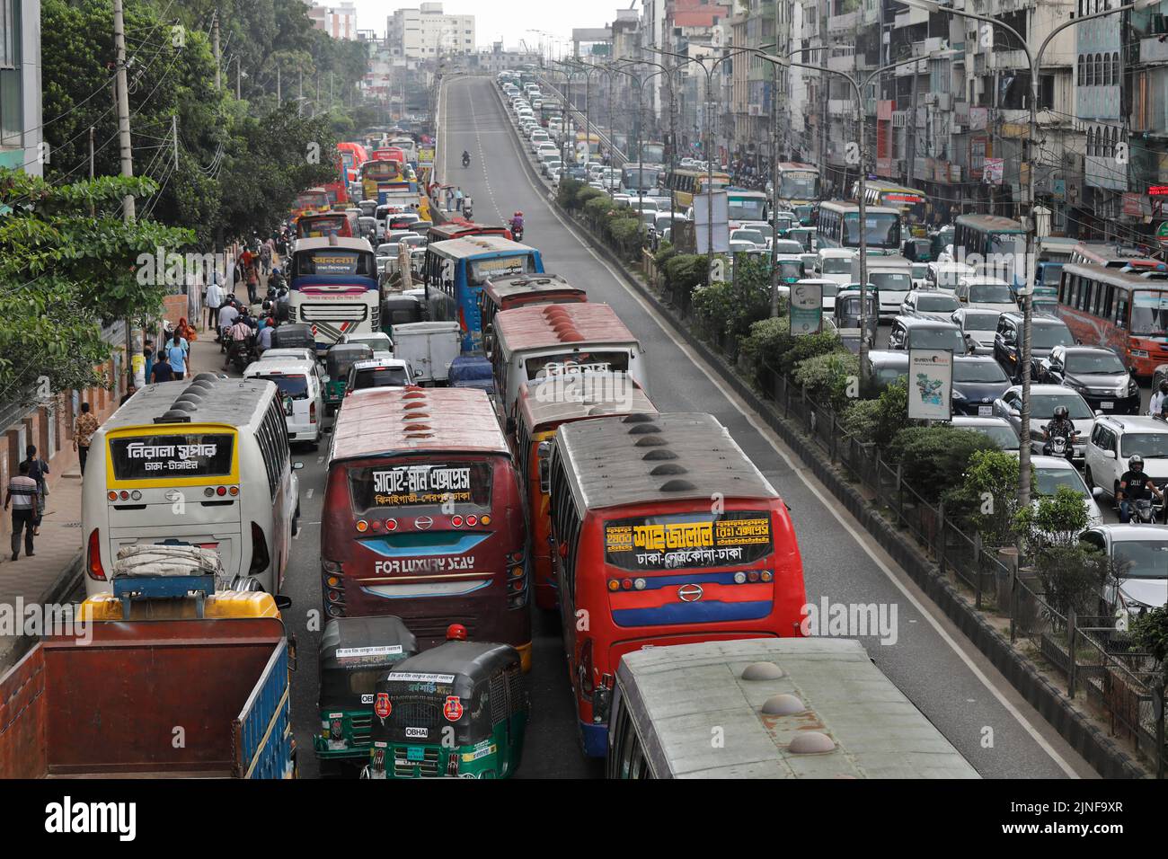 Dhaka, Bangladesh - August 11, 2022: The traffic jam in Dhaka's Banani ...