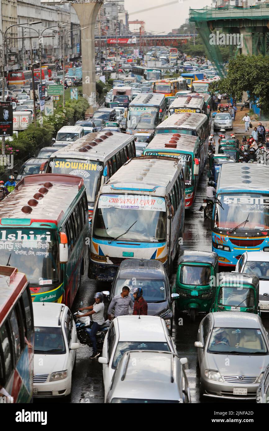 Dhaka, Bangladesh - August 11, 2022: The traffic jam in Dhaka's Banani ...