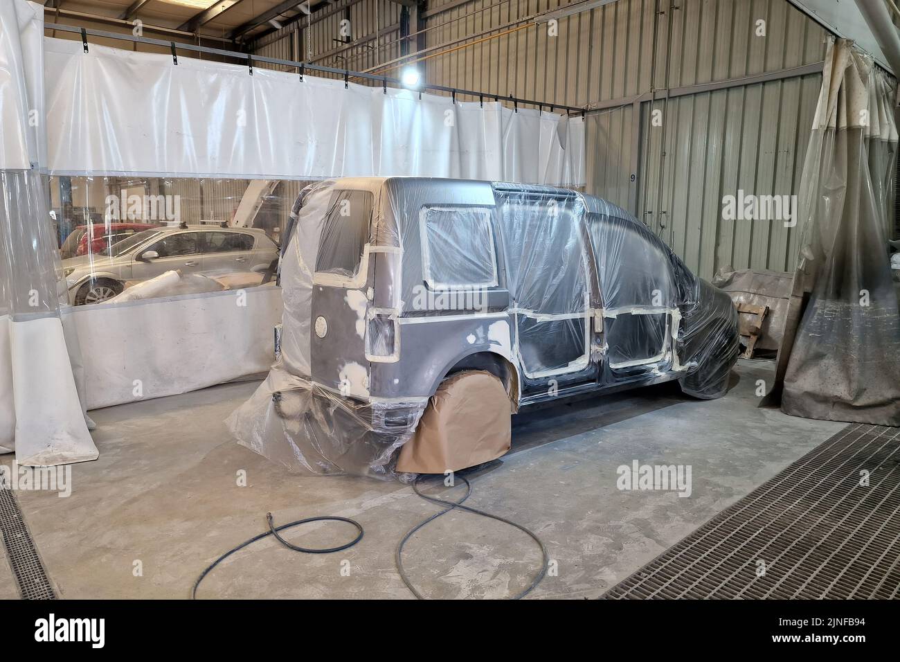 Car painting hi-res stock photography and images - Alamy