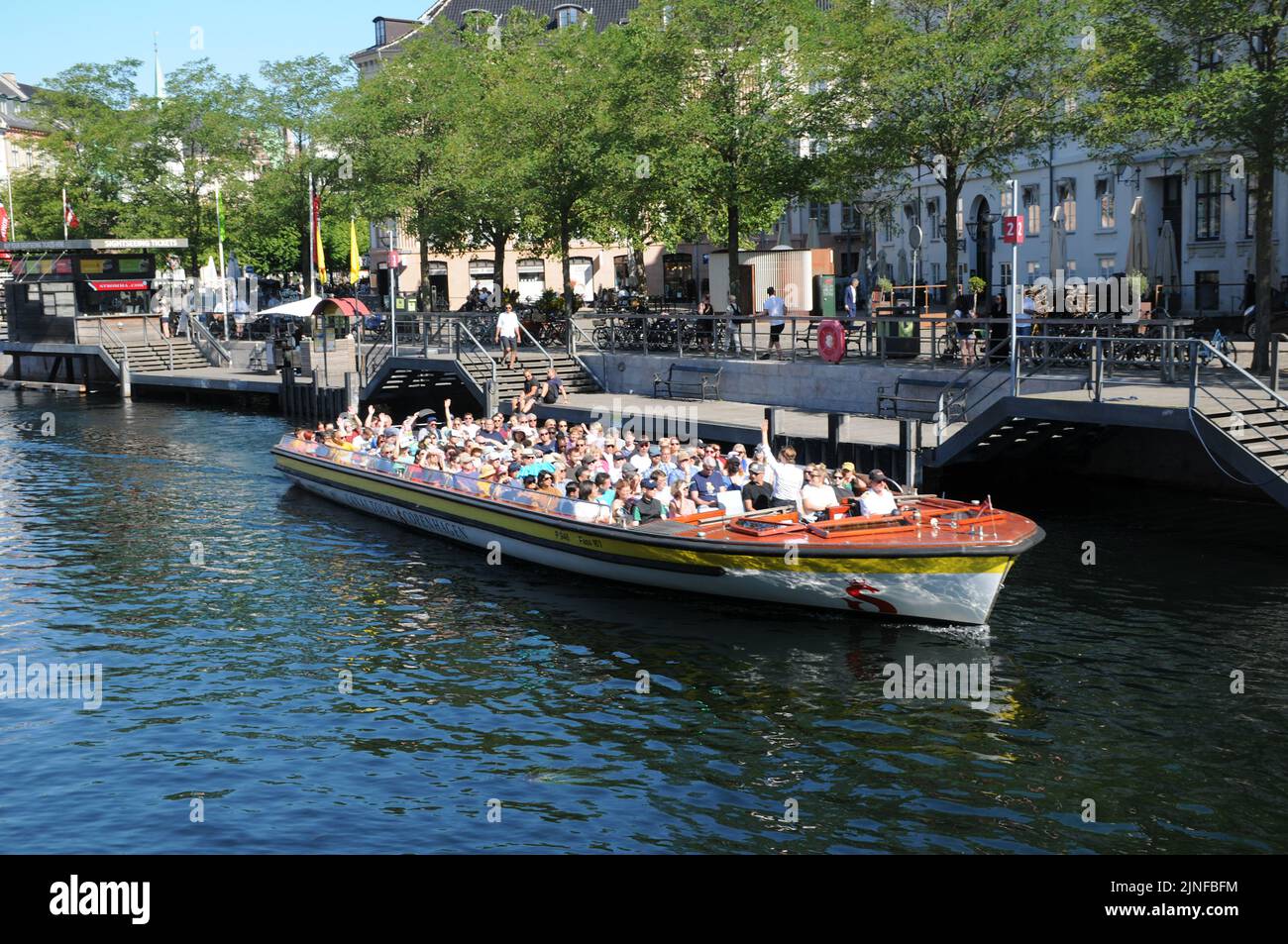 Copenhagen /Denmark/11 August 2022/ Boat rie tourists ready for ...