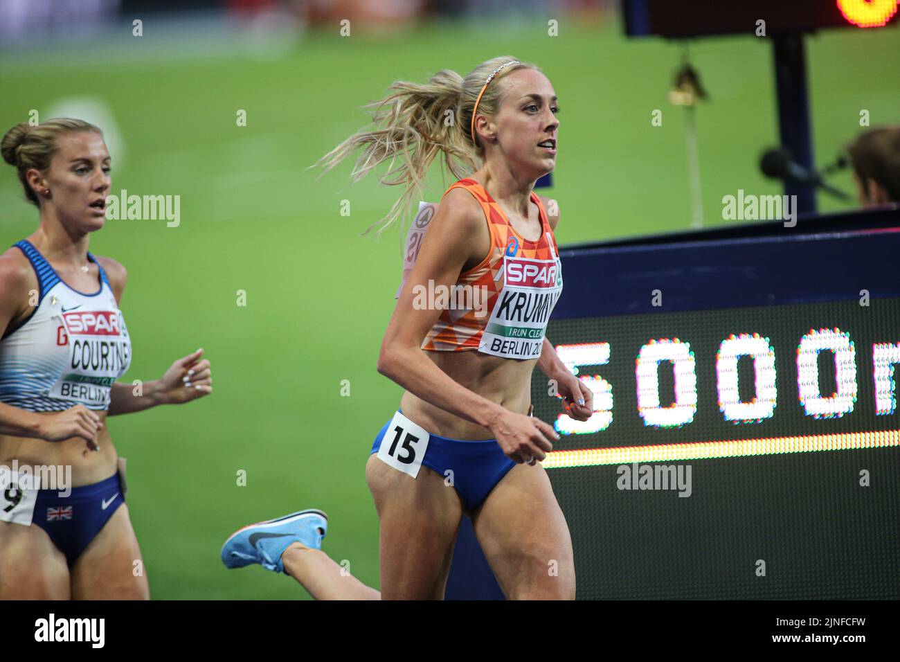 Susan Krumins running 5000 meters at the European Athletics ...