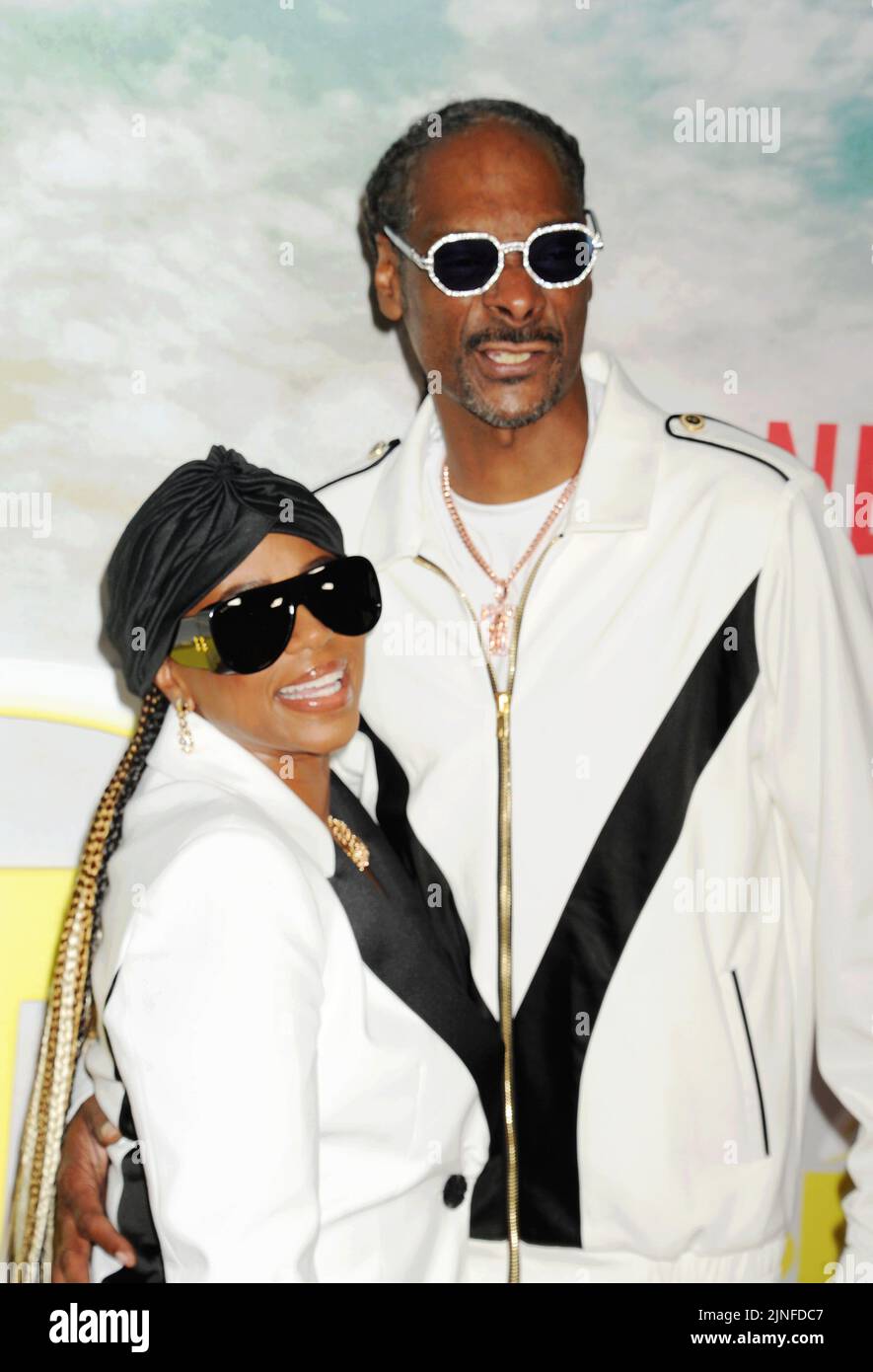 LOS ANGELES, CA - AUGUST 10: (L-R) Shante Monique Broadus and Snoop ...