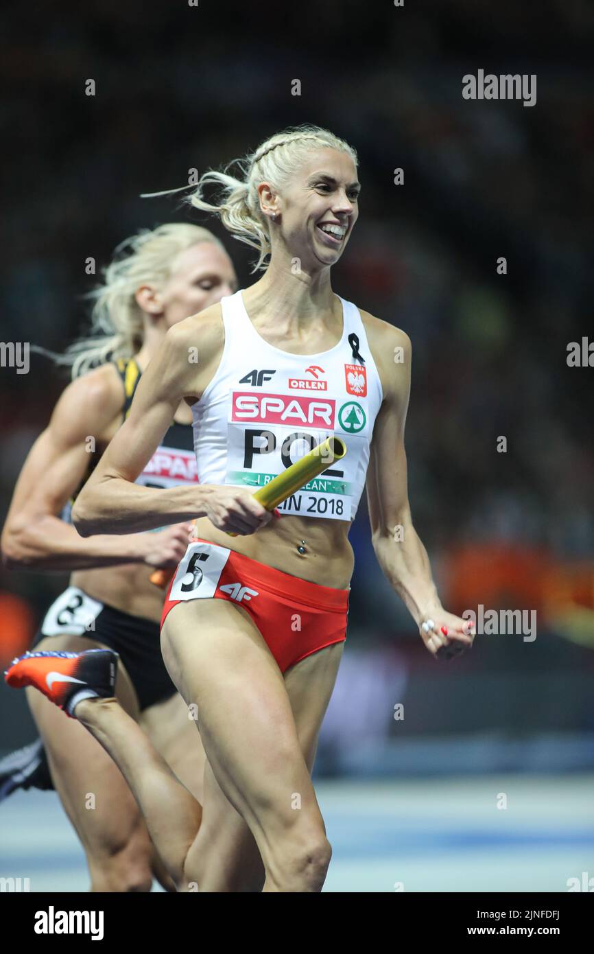 Iga Baumgart-Witan participating in the 4x400 meter relay at the ...