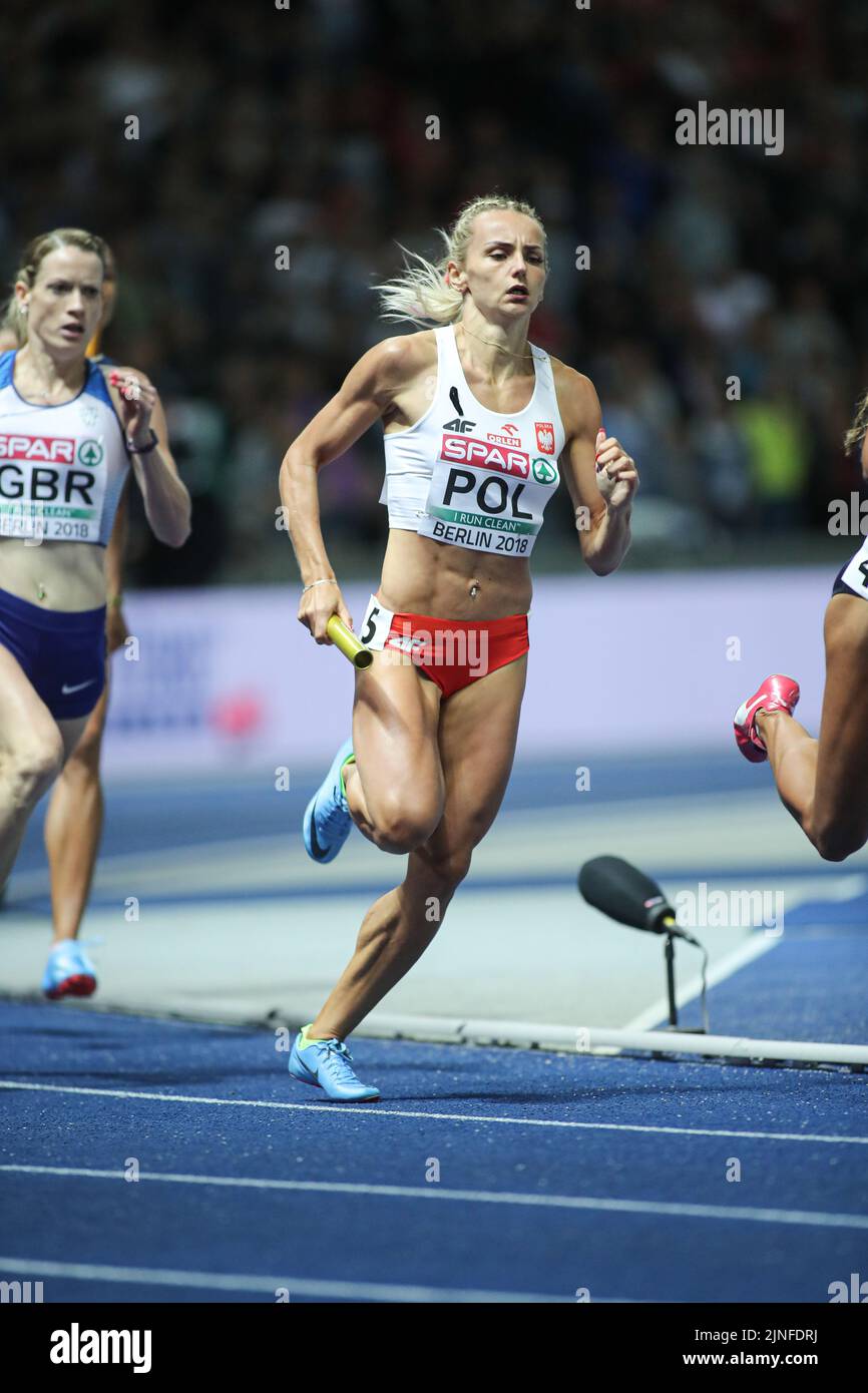 Justyna Święty-Ersetic participating in the 4x400 meter relay at the ...