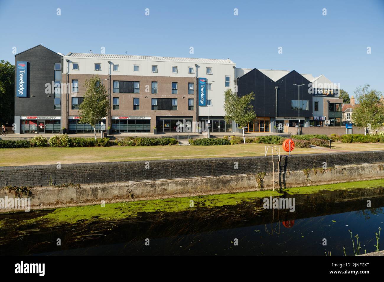 Riverside retail development hi-res stock photography and images - Alamy